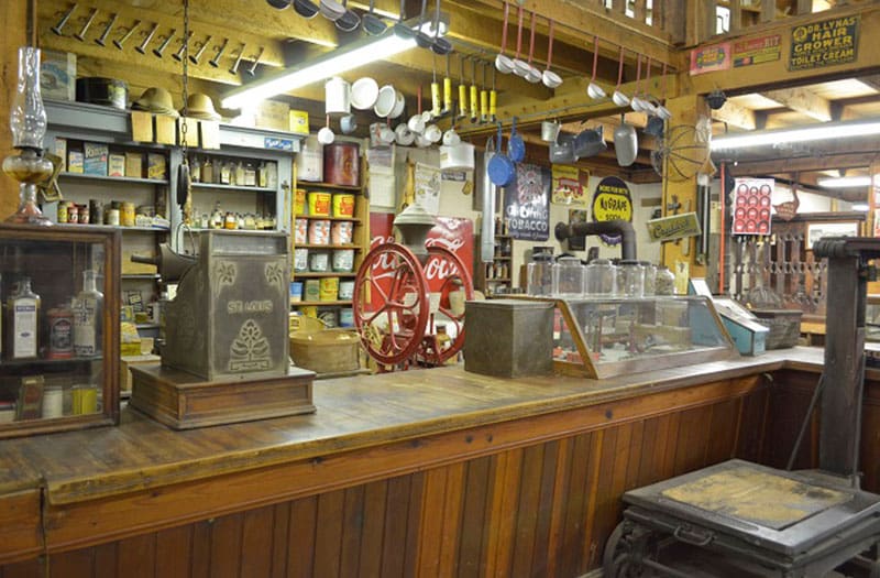 MOA-Display-Barn-2 - The Museum Of Appalachia